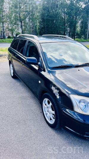 Black Toyota Avensis 2006 in Riga, with an engine capacity of 2.20 L and mileage of 310 thousand km for 1500 €, photo 3 on AUTOMOTO.COM.LV