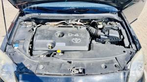 Black Toyota Avensis 2006 in Riga, with an engine capacity of 2.20 L and mileage of 310 thousand km for 1500 €, photo 14 on AUTOMOTO.COM.LV