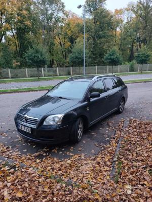 Черный Тойота Авенсис 2006 в Юрмала, объемом двигателя 2.20 л и пробегом 406 тыс. км за 1500 €, фото  на AUTOMOTO.COM.LV