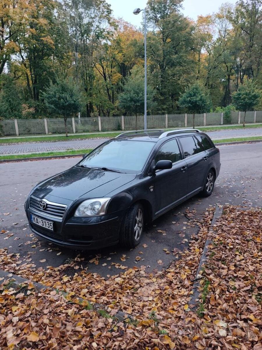 Черный Тойота Авенсис 2006 в Юрмала, объемом двигателя 2.20 л и пробегом 406 тыс. км за 1500 €, фото 1 на AUTOMOTO.COM.LV