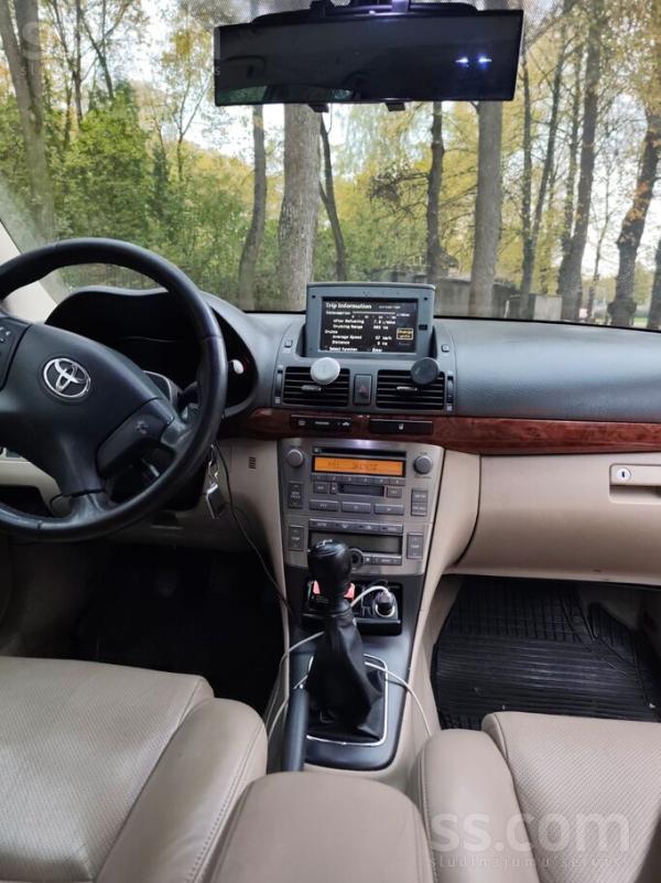 Black Toyota Avensis 2006 in Jurmala, with an engine capacity of 2.20 L and mileage of 406 thousand km for 1500 €, photo 6 on AUTOMOTO.COM.LV