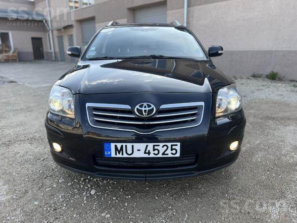 Black Toyota Avensis 2007 in Rezekne, with an engine capacity of 2.20 L and mileage of 309 thousand km for 2550 €, photo 1 on AUTOMOTO.COM.LV