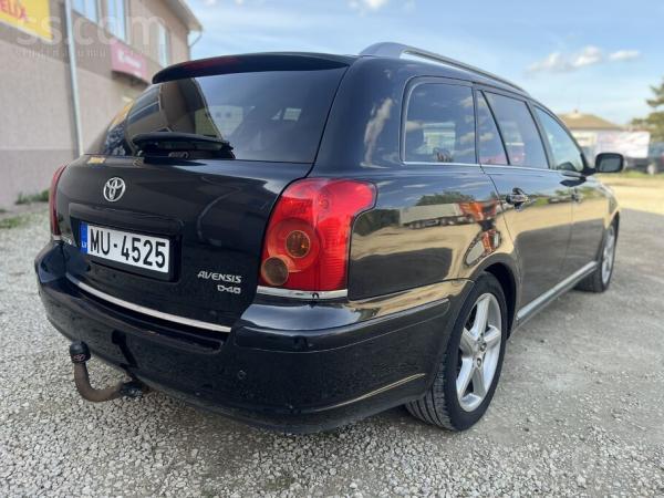 Black Toyota Avensis 2007 in Rezekne, with an engine capacity of 2.20 L and mileage of 309 thousand km for 2550 €, photo 7 on AUTOMOTO.COM.LV