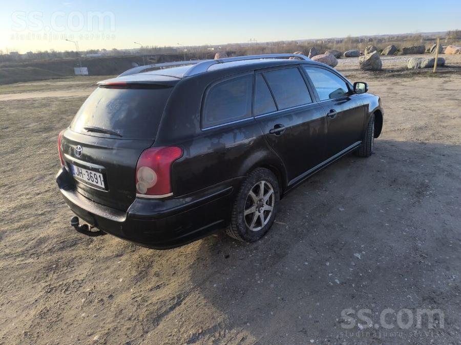 Black Toyota Avensis 2007 in Daugavpils, with an engine capacity of 2.00 L and mileage of 419 thousand km for 2500 €, photo 4 on AUTOMOTO.COM.LV