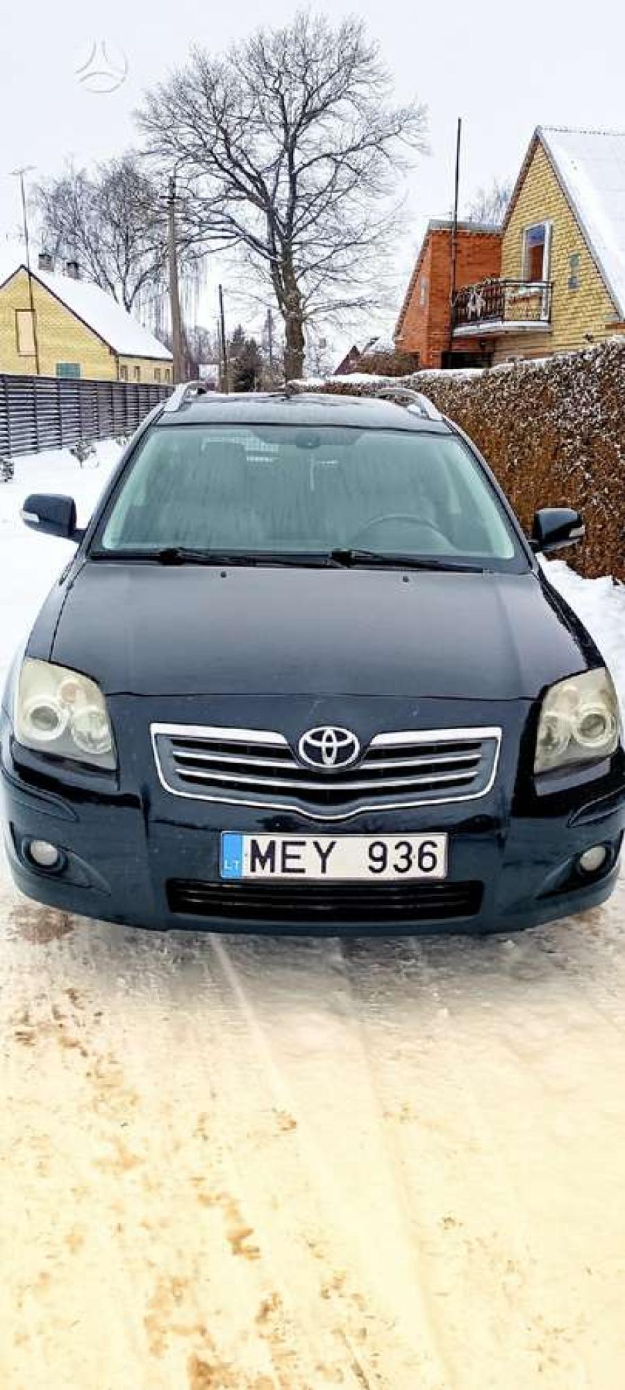 Black Toyota Avensis 2007 in Joniskis, with an engine capacity of 2.23 L and mileage of 284 thousand km for 1700 €, photo 1 on AUTOMOTO.COM.LV