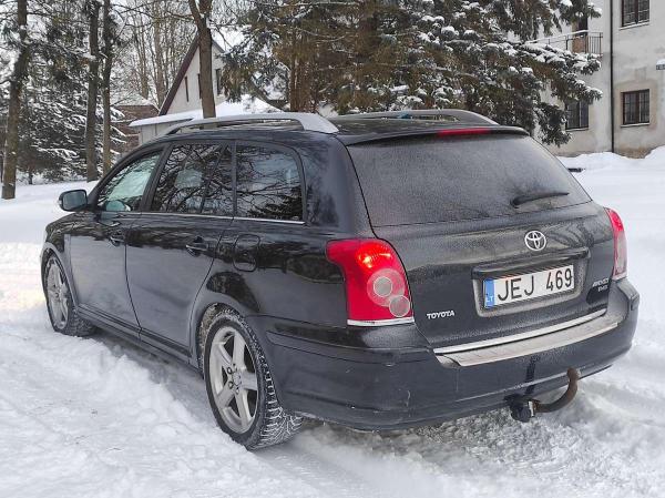 Black Toyota Avensis 2007 in Panevezys, with an engine capacity of 2.23 L and mileage of 264 thousand km for 1350 €, photo 2 on AUTOMOTO.COM.LV