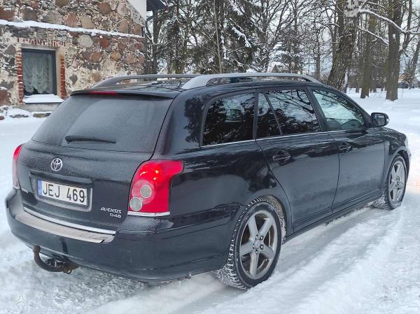 Black Toyota Avensis 2007 in Panevezys, with an engine capacity of 2.23 L and mileage of 264 thousand km for 1350 €, photo 4 on AUTOMOTO.COM.LV
