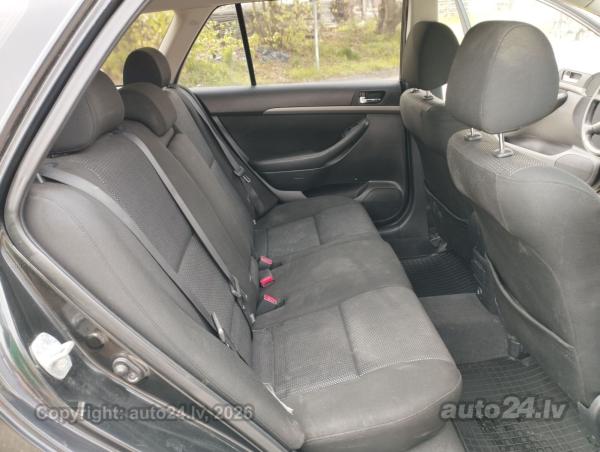 Black Toyota Avensis 2007 in Tartu, with an engine capacity of 2.00 L and mileage of 358 thousand km for 1800 €, photo 10 on AUTOMOTO.COM.LV