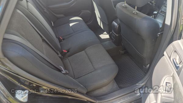 Black Toyota Avensis 2007 in Tartu, with an engine capacity of 2.00 L and mileage of 305 thousand km for 1850 €, photo 6 on AUTOMOTO.COM.LV