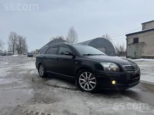 Melns Toyota Avensis 2007 Rīga, ar dzinēja tilpumu 2.20 L un nobraukumu 263 tūkst. km par 2400 €, foto  vietnē AUTOMOTO.COM.LV