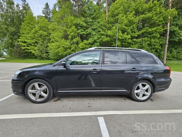 Black Toyota Avensis 2007 in Aluksne, with an engine capacity of 2.20 L and mileage of 359 thousand km for 2150 €, photo 2 on AUTOMOTO.COM.LV