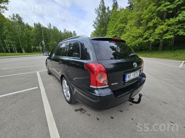 Black Toyota Avensis 2007 in Aluksne, with an engine capacity of 2.20 L and mileage of 359 thousand km for 2150 €, photo 3 on AUTOMOTO.COM.LV