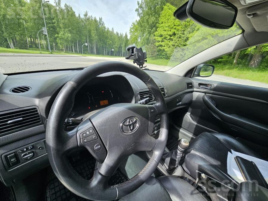 Melns Toyota Avensis 2007 Alūksne, ar dzinēja tilpumu 2.20 L un nobraukumu 359 tūkst. km par 2150 €, foto 10 vietnē AUTOMOTO.COM.LV
