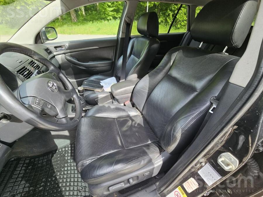 Melns Toyota Avensis 2007 Alūksne, ar dzinēja tilpumu 2.20 L un nobraukumu 359 tūkst. km par 2150 €, foto 12 vietnē AUTOMOTO.COM.LV