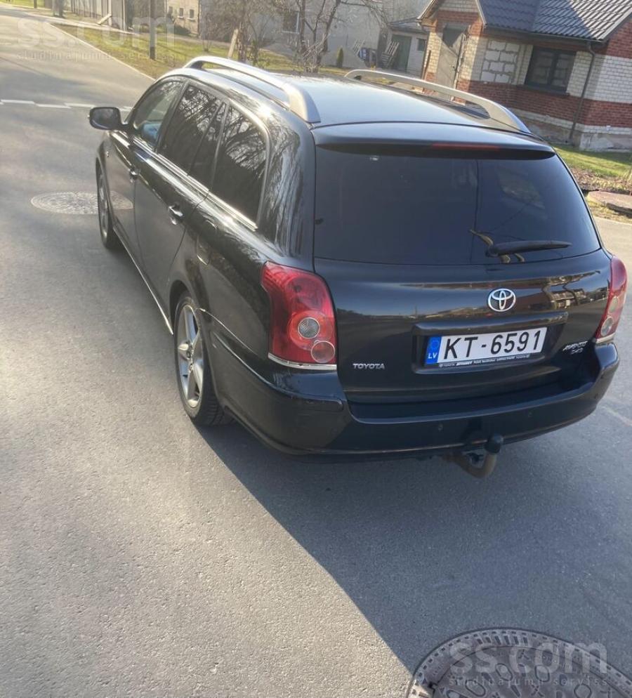 Black Toyota Avensis 2007 in Jelgava, with an engine capacity of 2.20 L and mileage of 270 thousand km for 2150 €, photo 4 on AUTOMOTO.COM.LV