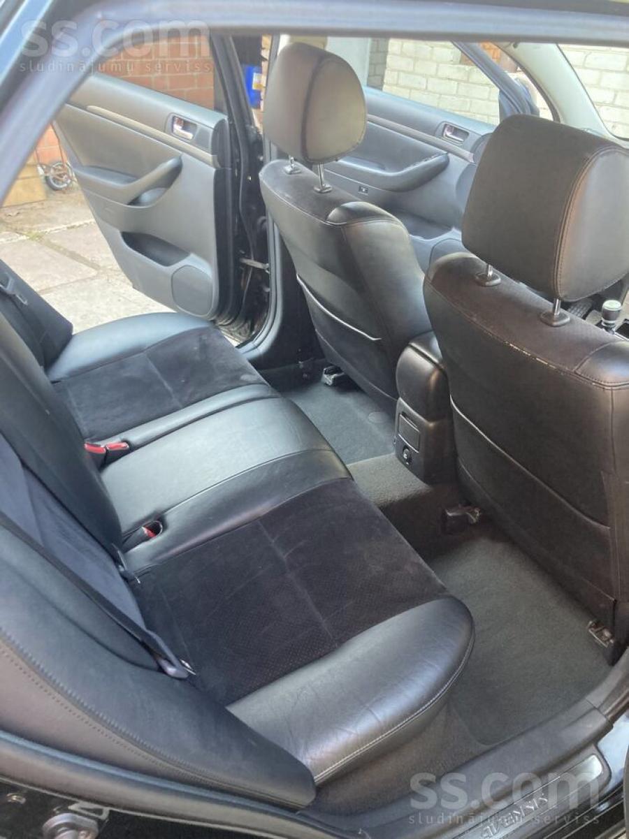 Black Toyota Avensis 2007 in Jelgava, with an engine capacity of 2.20 L and mileage of 270 thousand km for 2150 €, photo 6 on AUTOMOTO.COM.LV