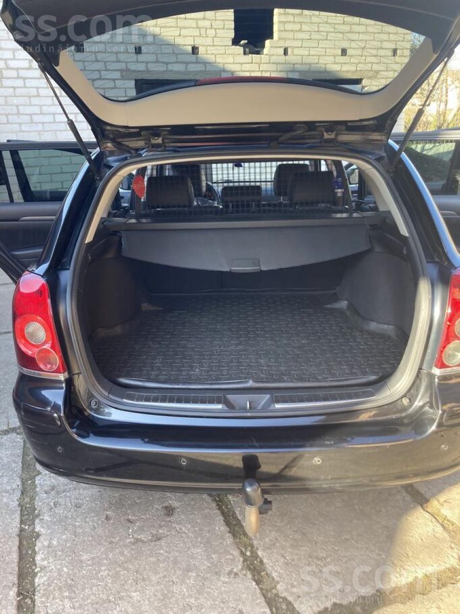 Black Toyota Avensis 2007 in Jelgava, with an engine capacity of 2.20 L and mileage of 270 thousand km for 2150 €, photo 7 on AUTOMOTO.COM.LV