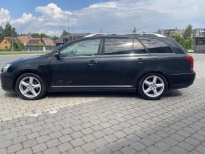 Черный Тойота Авенсис 2007 в Расейняй, объемом двигателя 2.23 л и пробегом 300 тыс. км за 1800 €, фото 5 на AUTOMOTO.COM.LV
