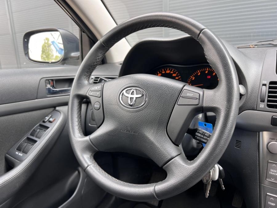 Melns Toyota Avensis 2007 Rīga, ar dzinēja tilpumu 2.00 L un nobraukumu 244 tūkst. km par 3850 €, foto 26 vietnē AUTOMOTO.COM.LV