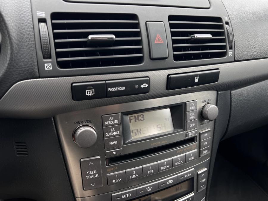 Melns Toyota Avensis 2007 Rīga, ar dzinēja tilpumu 2.00 L un nobraukumu 244 tūkst. km par 3850 €, foto 13 vietnē AUTOMOTO.COM.LV
