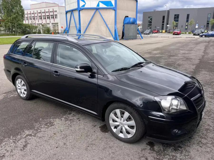 Black Toyota Avensis 2007 in Riga, with an engine capacity of 2.00 L and mileage of 244 thousand km for 3850 €, photo 4 on AUTOMOTO.COM.LV