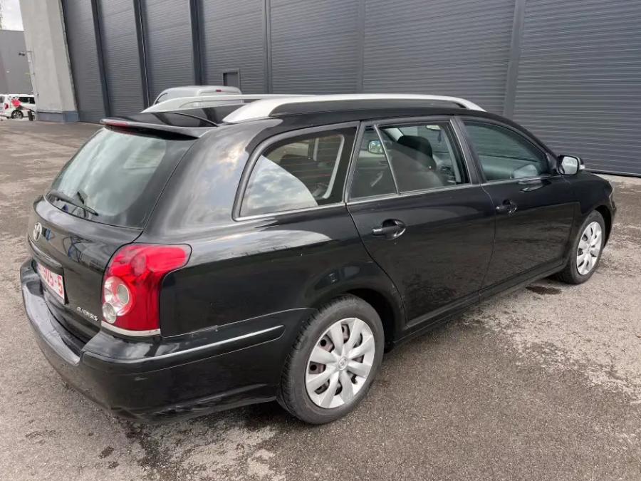 Black Toyota Avensis 2007 in Riga, with an engine capacity of 2.00 L and mileage of 244 thousand km for 3850 €, photo 5 on AUTOMOTO.COM.LV