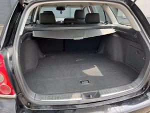 Black Toyota Avensis 2007 in Riga, with an engine capacity of 2.00 L and mileage of 244 thousand km for 3850 €, photo 8 on AUTOMOTO.COM.LV