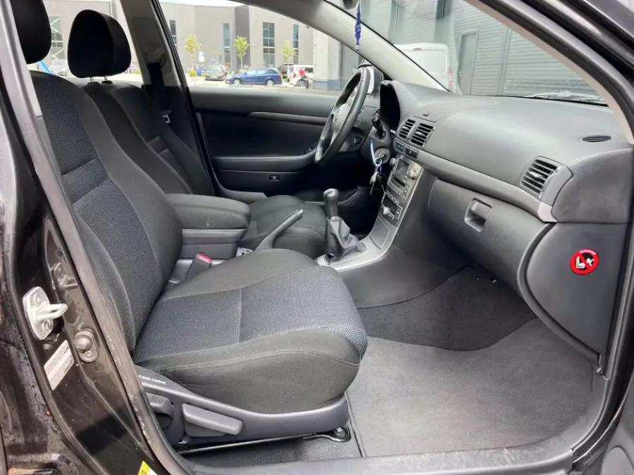 Black Toyota Avensis 2007 in Riga, with an engine capacity of 2.00 L and mileage of 244 thousand km for 3850 €, photo 11 on AUTOMOTO.COM.LV