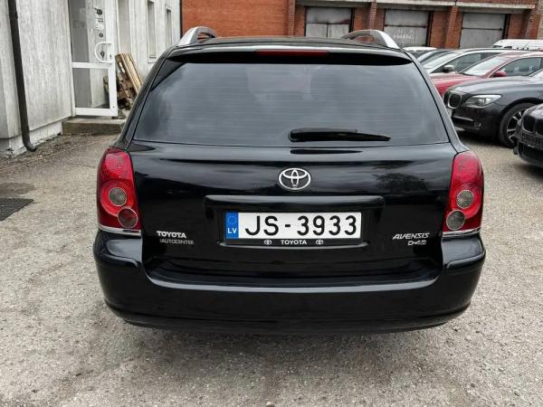 Black Toyota Avensis 2007 in Daugavpils, with an engine capacity of 2.00 L and mileage of 226 thousand km for 3200 €, photo 5 on AUTOMOTO.COM.LV