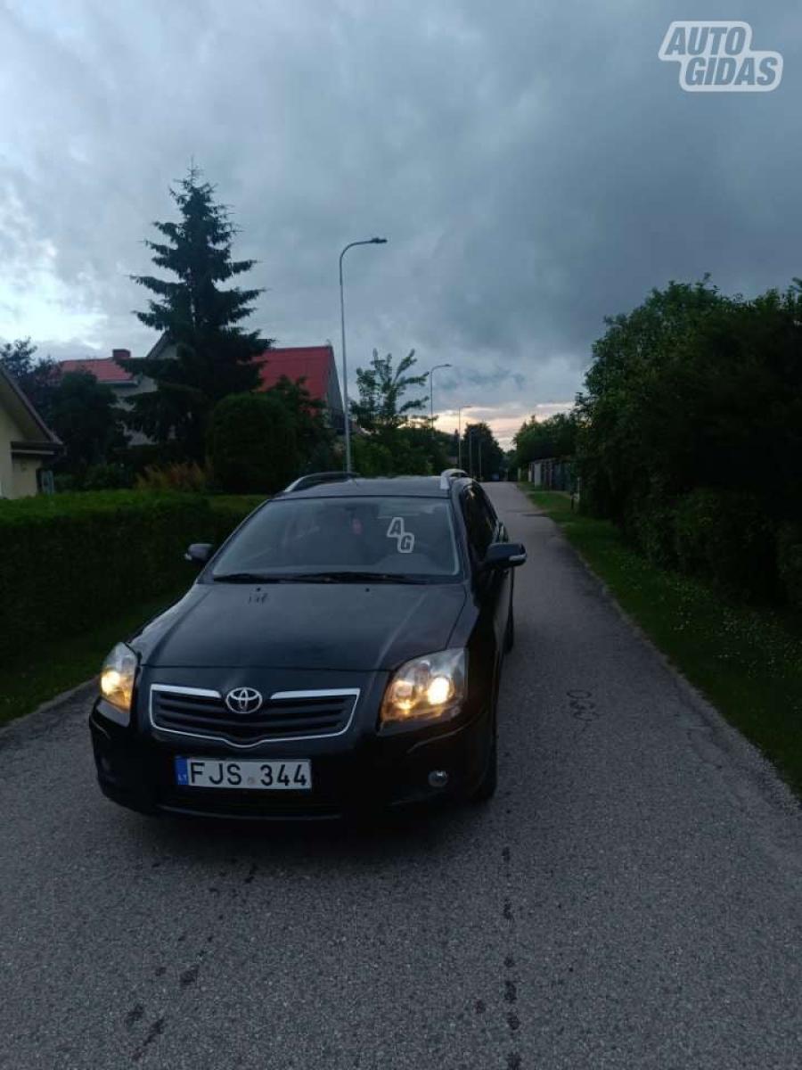 Black Toyota Avensis 2007 in Kaisiadorys, with an engine capacity of 2.00 L and mileage of 390 thousand km for 1400 €, photo 1 on AUTOMOTO.COM.LV