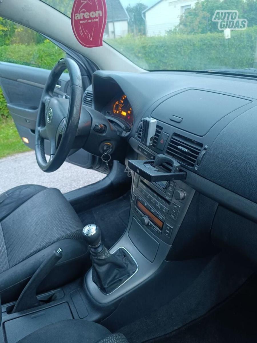 Black Toyota Avensis 2007 in Kaisiadorys, with an engine capacity of 2.00 L and mileage of 390 thousand km for 1400 €, photo 6 on AUTOMOTO.COM.LV