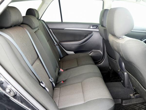 Melns Toyota Avensis 2007 Tallina, ar dzinēja tilpumu 1.80 L un nobraukumu 268 tūkst. km par 1499 €, foto 7 vietnē AUTOMOTO.COM.LV