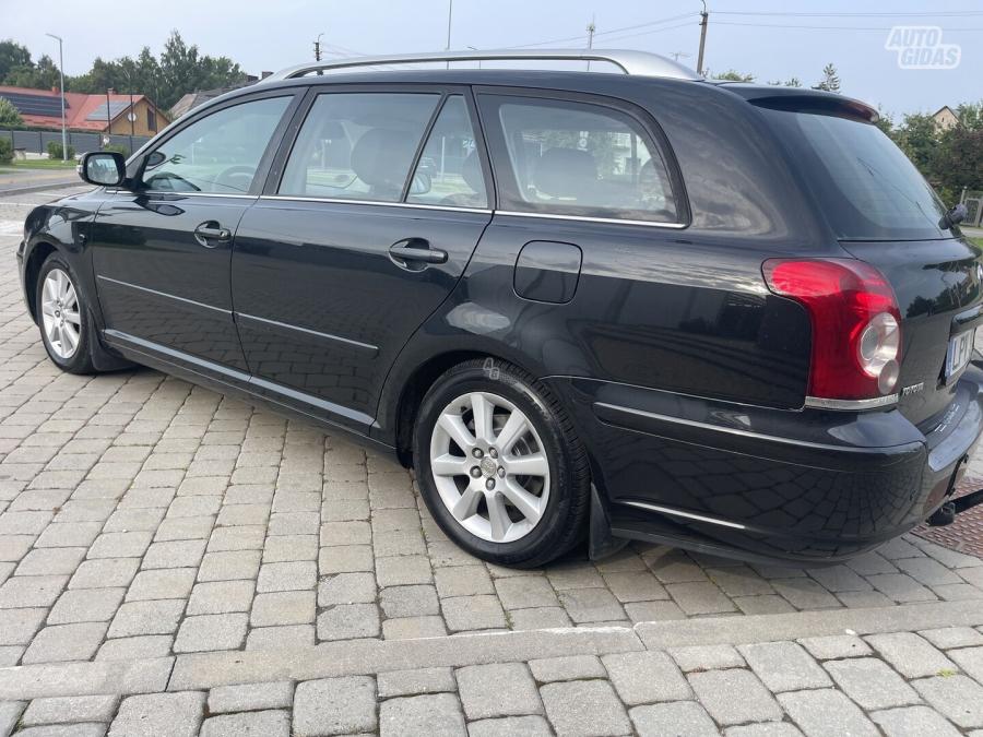 Черный Тойота Авенсис 2007 в Вильнюс, объемом двигателя 2.00 л и пробегом 300 тыс. км за 1900 €, фото 4 на AUTOMOTO.COM.LV