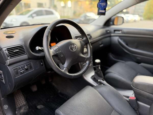 Melns Toyota Avensis 2007 Viļņa, ar dzinēja tilpumu 2.00 L un nobraukumu 275 tūkst. km par 1450 €, foto 9 vietnē AUTOMOTO.COM.LV