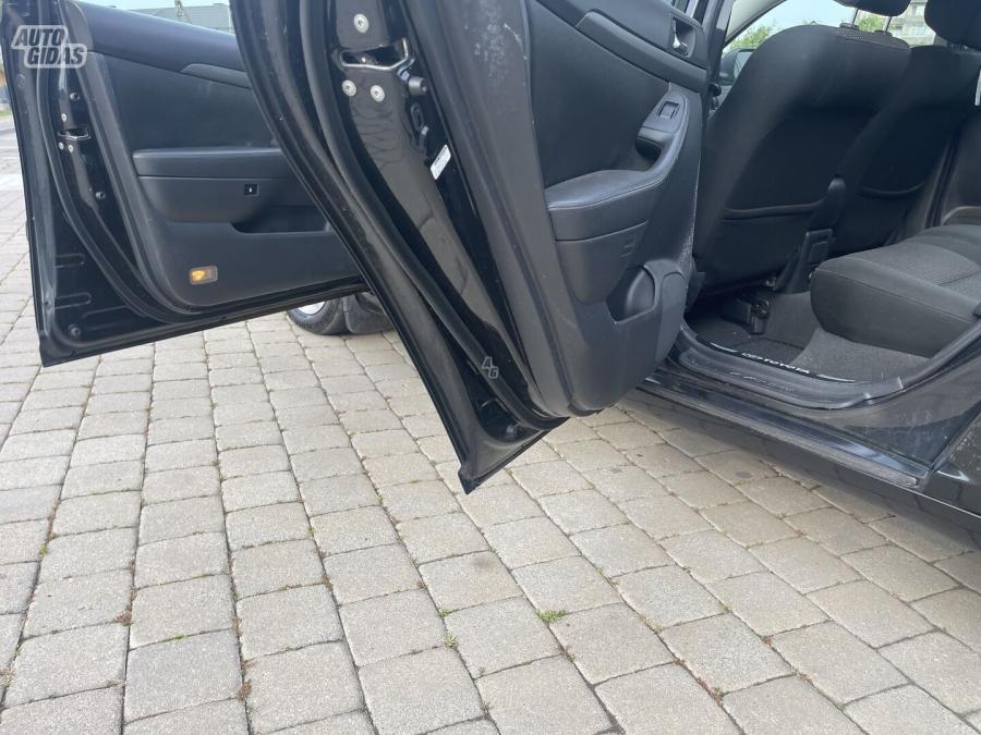 Melns Toyota Avensis 2007 Viļņa, ar dzinēja tilpumu 2.00 L un nobraukumu 300 tūkst. km par 1900 €, foto 16 vietnē AUTOMOTO.COM.LV