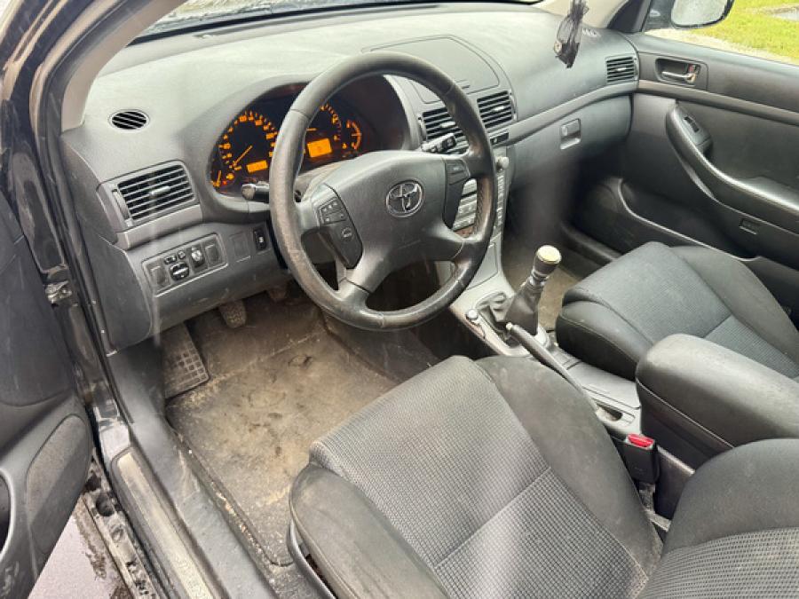 Melns Toyota Avensis 2007 Tallina, ar dzinēja tilpumu 2.00 L un nobraukumu 551 tūkst. km par 1000 €, foto 7 vietnē AUTOMOTO.COM.LV