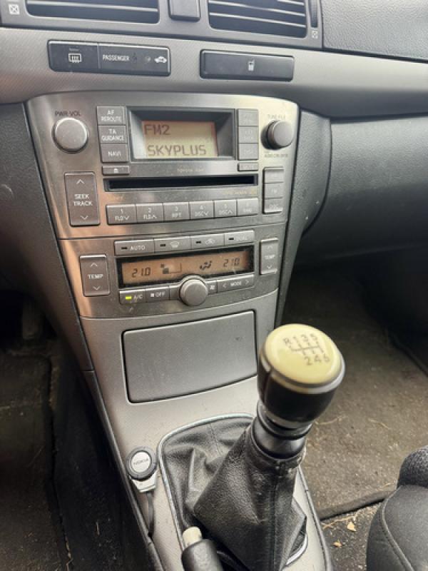 Черный Тойота Авенсис 2007 в Таллин, объемом двигателя 2.00 л и пробегом 551 тыс. км за 1000 €, фото 7 на AUTOMOTO.COM.LV