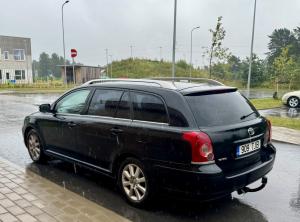 Melns Toyota Avensis 2007 Tallina, ar dzinēja tilpumu 2.00 L un nobraukumu 551 tūkst. km par 1000 €, foto 14 vietnē AUTOMOTO.COM.LV