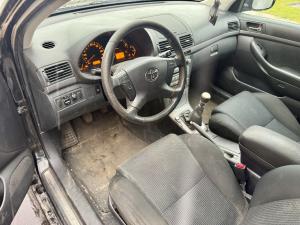 Melns Toyota Avensis 2007 Tallina, ar dzinēja tilpumu 2.00 L un nobraukumu 551 tūkst. km par 1000 €, foto 15 vietnē AUTOMOTO.COM.LV