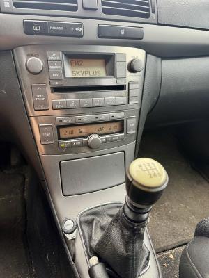 Melns Toyota Avensis 2007 Tallina, ar dzinēja tilpumu 2.00 L un nobraukumu 551 tūkst. km par 1000 €, foto 16 vietnē AUTOMOTO.COM.LV