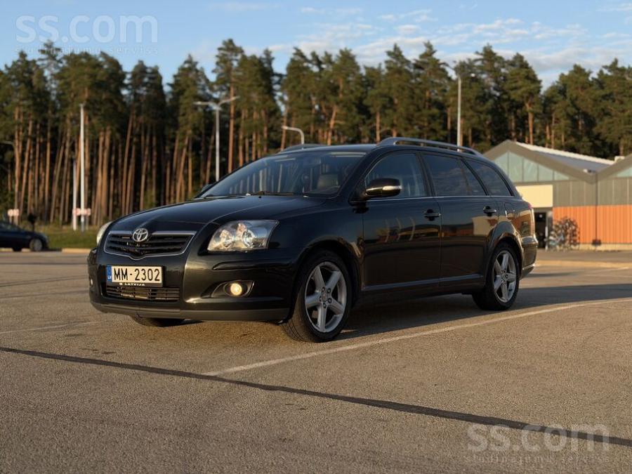 Черный Тойота Авенсис 2007 в Рига, объемом двигателя 2.20 л и пробегом 355 тыс. км за 1800 €, фото 1 на AUTOMOTO.COM.LV