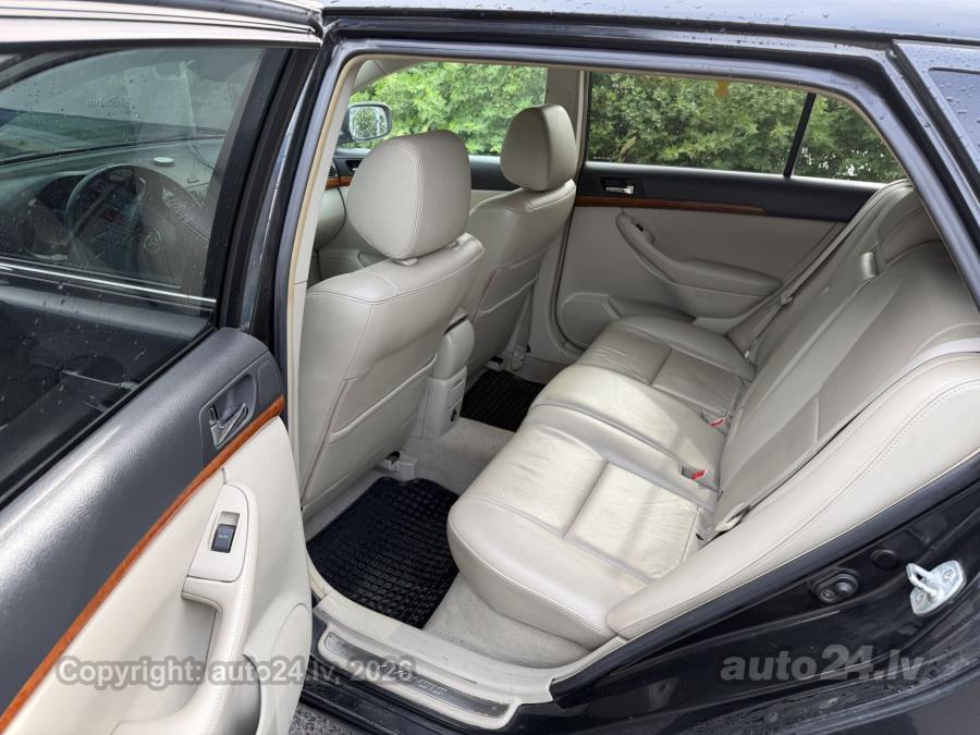 Черный Тойота Авенсис 2007 в Таллин, объемом двигателя 2.20 л и пробегом 272 тыс. км за 4990 €, фото 6 на AUTOMOTO.COM.LV