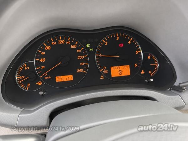 Toyota Avensis 2007 Tallina vietnē Melns Toyota Avensis 2007 Tallina, ar dzinēja tilpumu 2.20 L un nobraukumu 272 tūkst. km par 4990 €, foto 11 vietnē AUTOMOTO.COM.LV