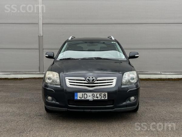 Black Toyota Avensis 2008 in Riga, with an engine capacity of 2.20 L and mileage of 0 thousand km for 2990 €, photo 2 on AUTOMOTO.COM.LV