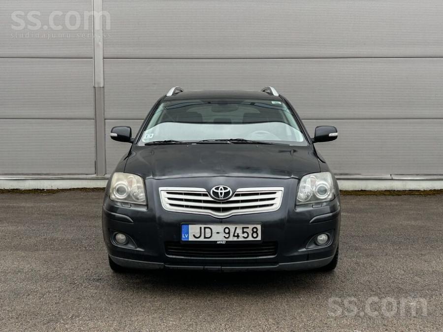 Black Toyota Avensis 2008 in Riga, with an engine capacity of 2.20 L and mileage of 0 thousand km for 2990 €, photo 2 on AUTOMOTO.COM.LV