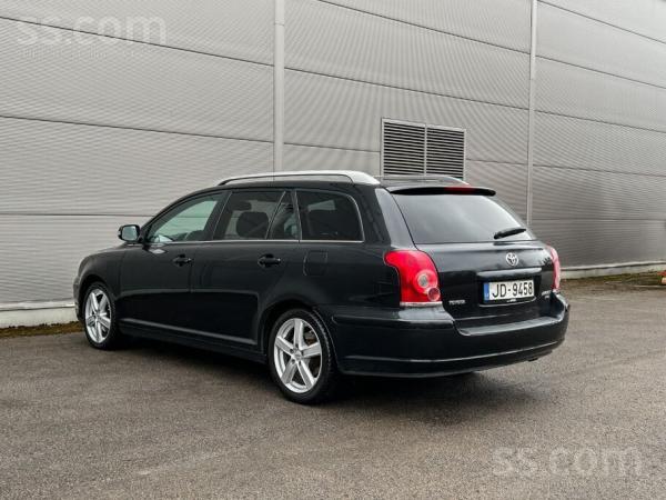Black Toyota Avensis 2008 in Riga, with an engine capacity of 2.20 L and mileage of 0 thousand km for 2990 €, photo 4 on AUTOMOTO.COM.LV