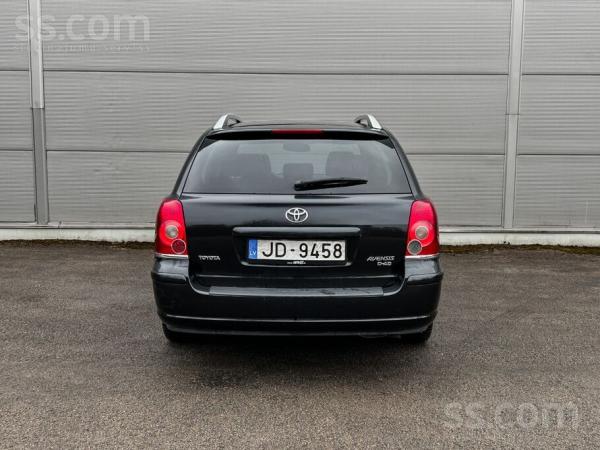 Black Toyota Avensis 2008 in Riga, with an engine capacity of 2.20 L and mileage of 0 thousand km for 2990 €, photo 5 on AUTOMOTO.COM.LV