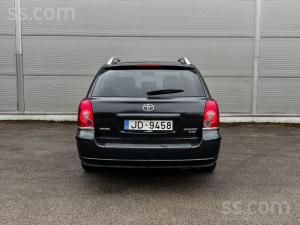 Black Toyota Avensis 2008 in Riga, with an engine capacity of 2.20 L and mileage of 0 thousand km for 2990 €, photo 5 on AUTOMOTO.COM.LV
