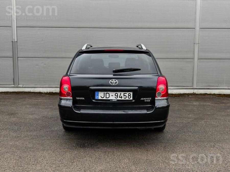 Black Toyota Avensis 2008 in Riga, with an engine capacity of 2.20 L and mileage of 0 thousand km for 2990 €, photo 5 on AUTOMOTO.COM.LV