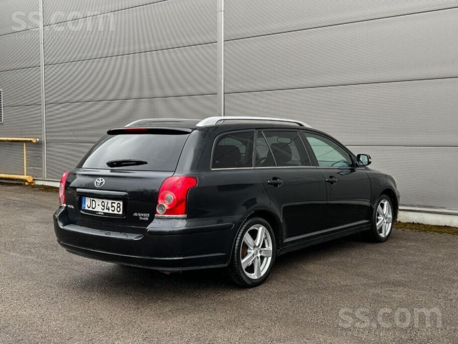 Black Toyota Avensis 2008 in Riga, with an engine capacity of 2.20 L and mileage of 0 thousand km for 2990 €, photo 7 on AUTOMOTO.COM.LV